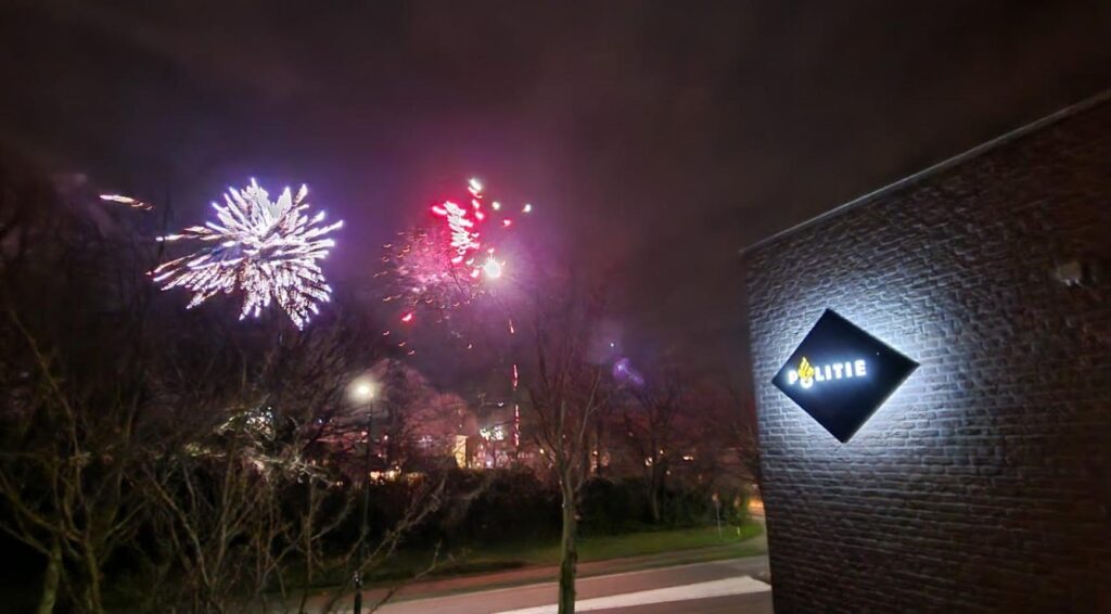 Fires caused by fireworks in the Netherlands caused great damage ...