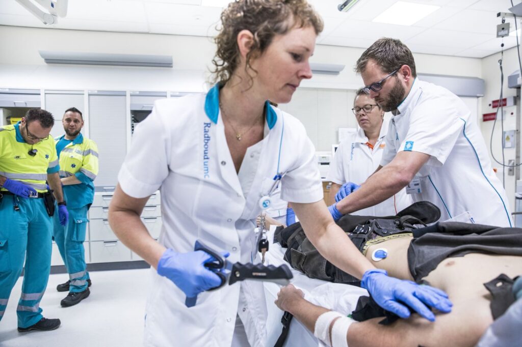 Dutch medics in Turkey to heal the wounds of the earthquake - Amsterdam ...