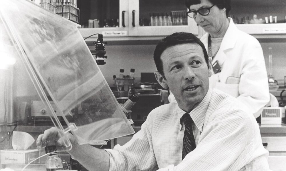 Nobel Prize-winning scientist Paul Berg dies - Amsterdam Daily News ...