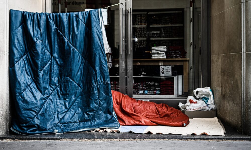 The number of homeless people in France increased by 130% in 10 years ...