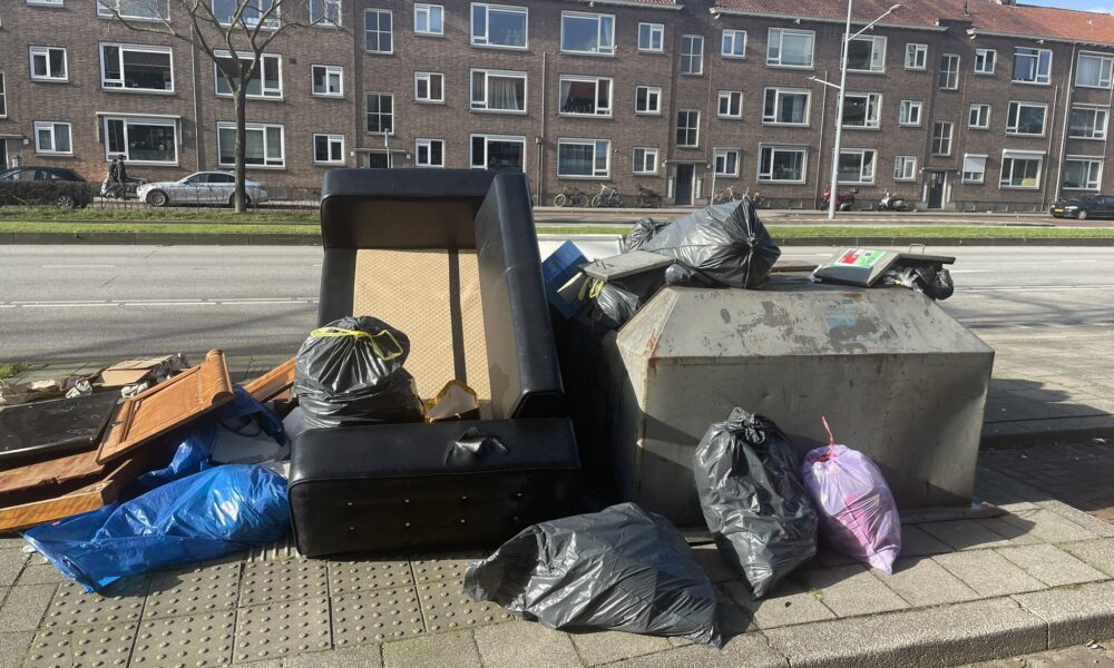 The strike that started in Rotterdam caused garbage in the streets ...