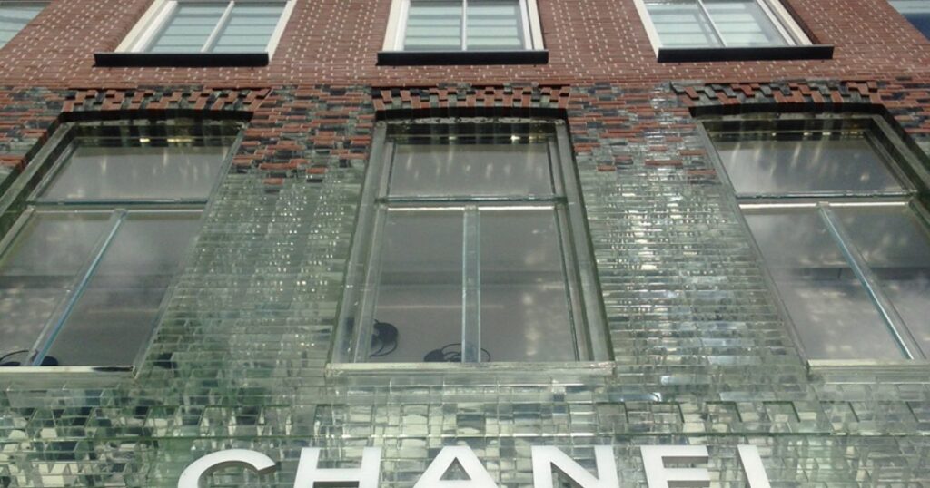 Crystal Houses: Modern Facade with Glass Bricks in Amsterdam ...
