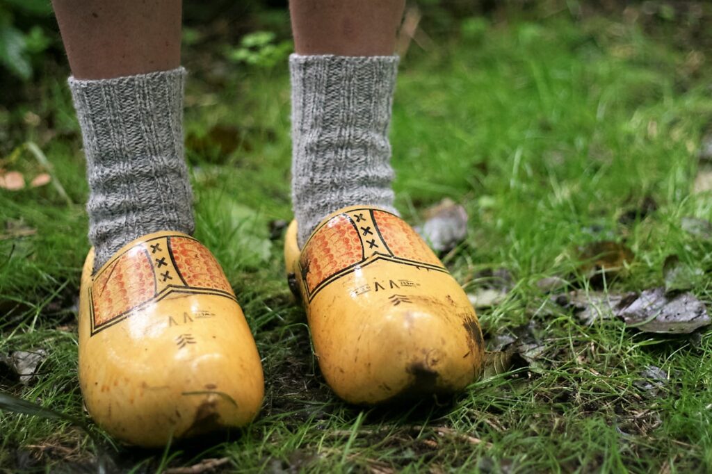 What is the Netherlands traditional clothing?