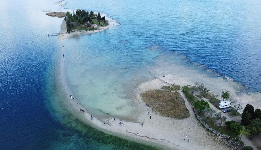 Water level in Lake Garda reaches 70-year low due to drought in Italy ...