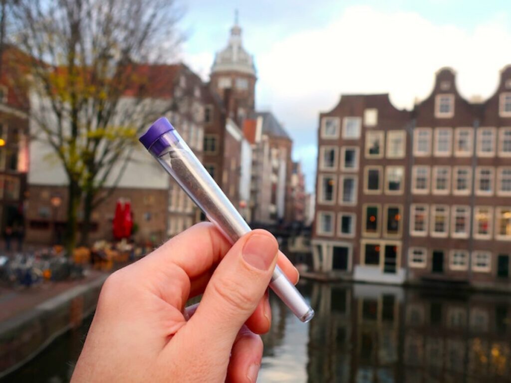 The Legal Drinking Age in the Netherlands - AmsterdamFox